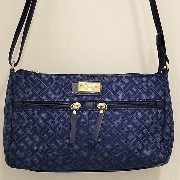 Tommy Hilfiger | Bags | Nwot Tommy Hilfiger Blue Logo Signature ...